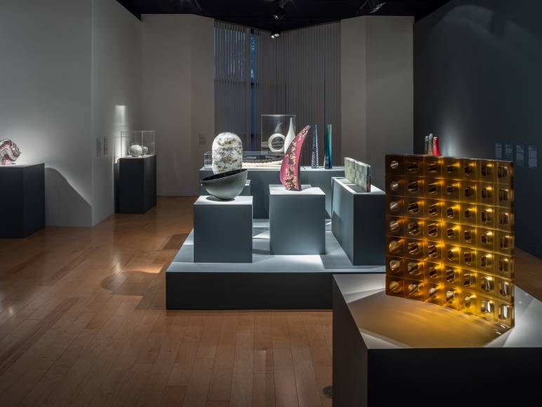 Contrasts: Promised Gifts from the Kaplan-Ostergaard Glass Collection ...